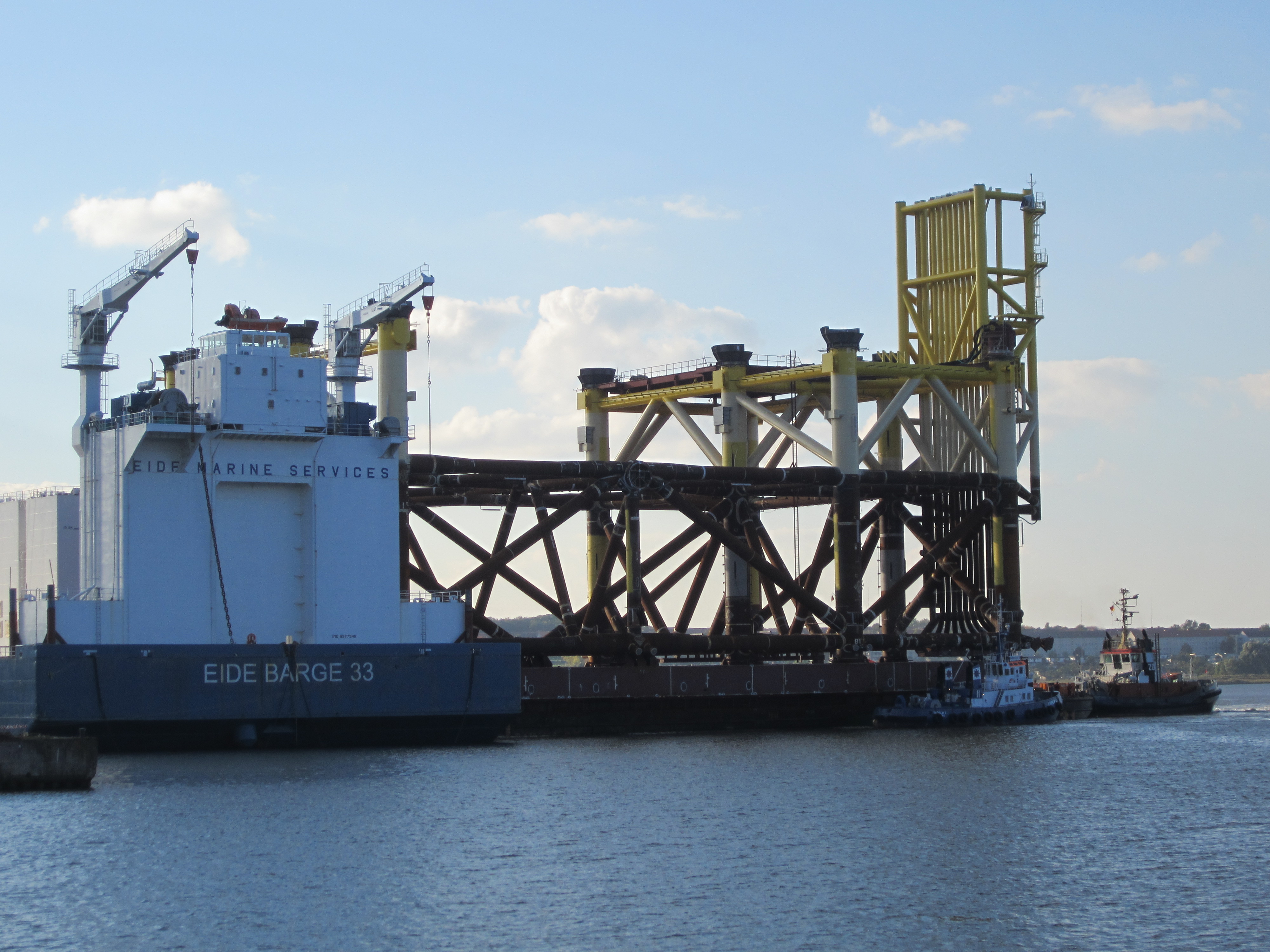 7750ton SYLWIN Jacket skidded from barge to barge | Overdick — Offshore ...